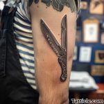 Straight Razor Tattoo Meaning: Uncover the Surprising Symbolism Behind ...